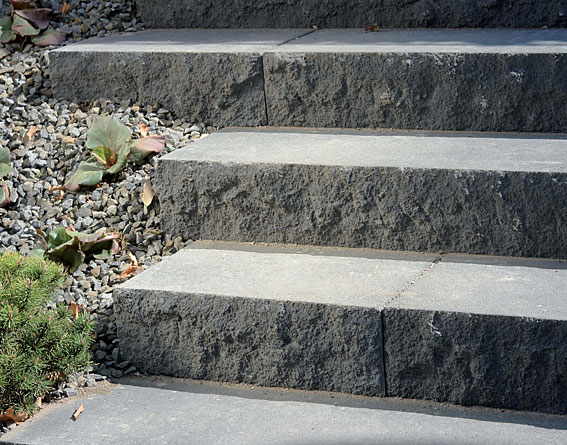 Stufen - Gartenbau Caner - Pflasterarbeiten und Gartengestaltung in Köln
